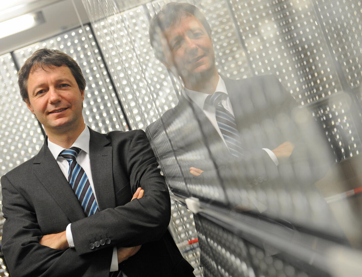 Setting new standards in photovoltaics with „the power of 500 suns“ - DBU